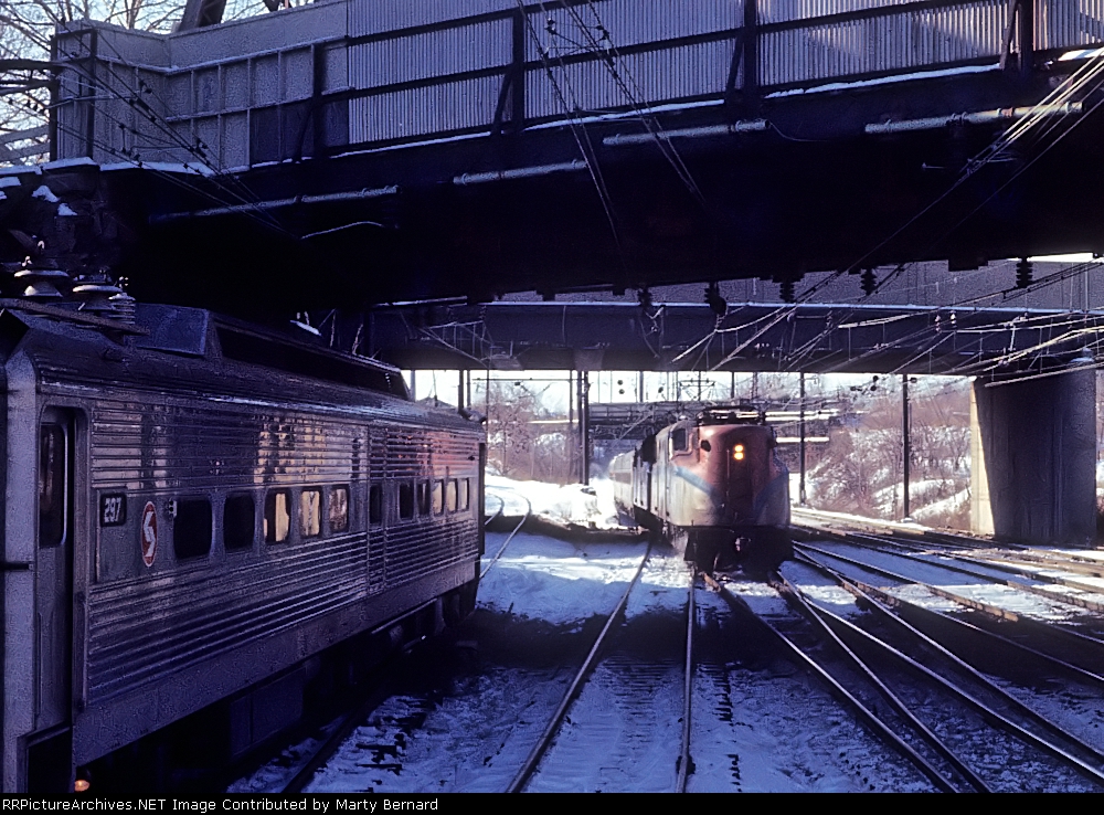 AMTK 906 With NY - Philly Tr. 206